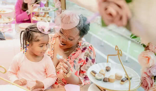 Tea Around Town® Bus Washington DC | Tea Tour Washington DC