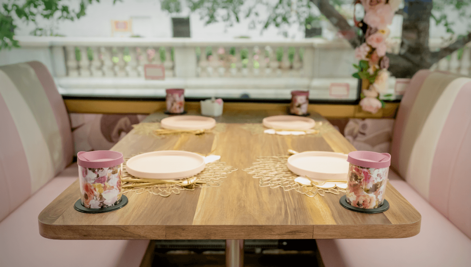 Tea Around Town® Bus Philadelphia | Tea Tour Philadelphia