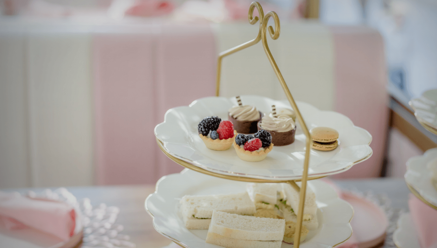 Tea Around Town® Bus Philadelphia | Tea Tour Philadelphia